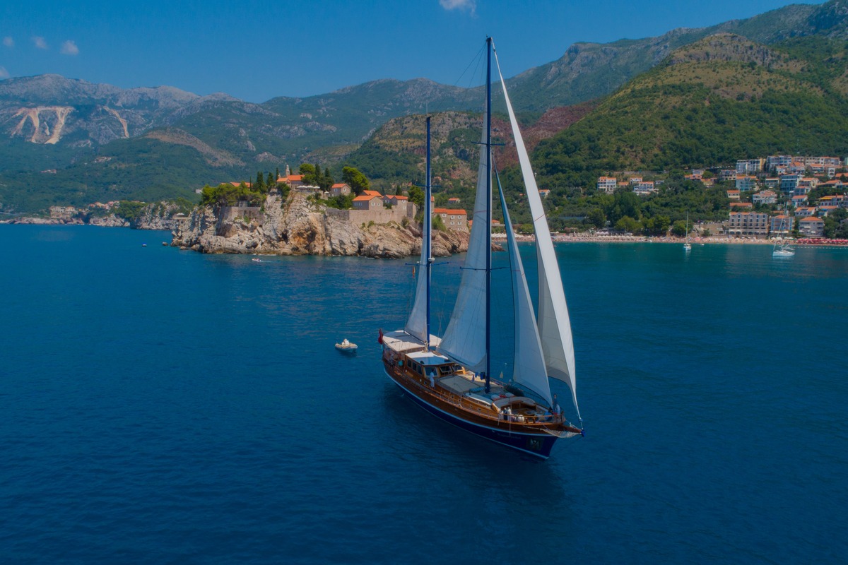 Yachts | Yacht Charter Montenegro | Dm Yachting